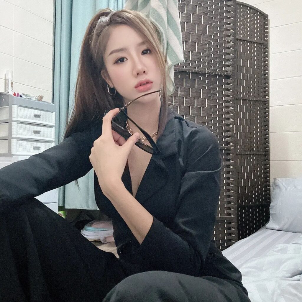 น้องfuji chan สาวสวย สุดเซ็กซี่ ทีเด็ด คอนเทนต์18+ ใน onlyfans